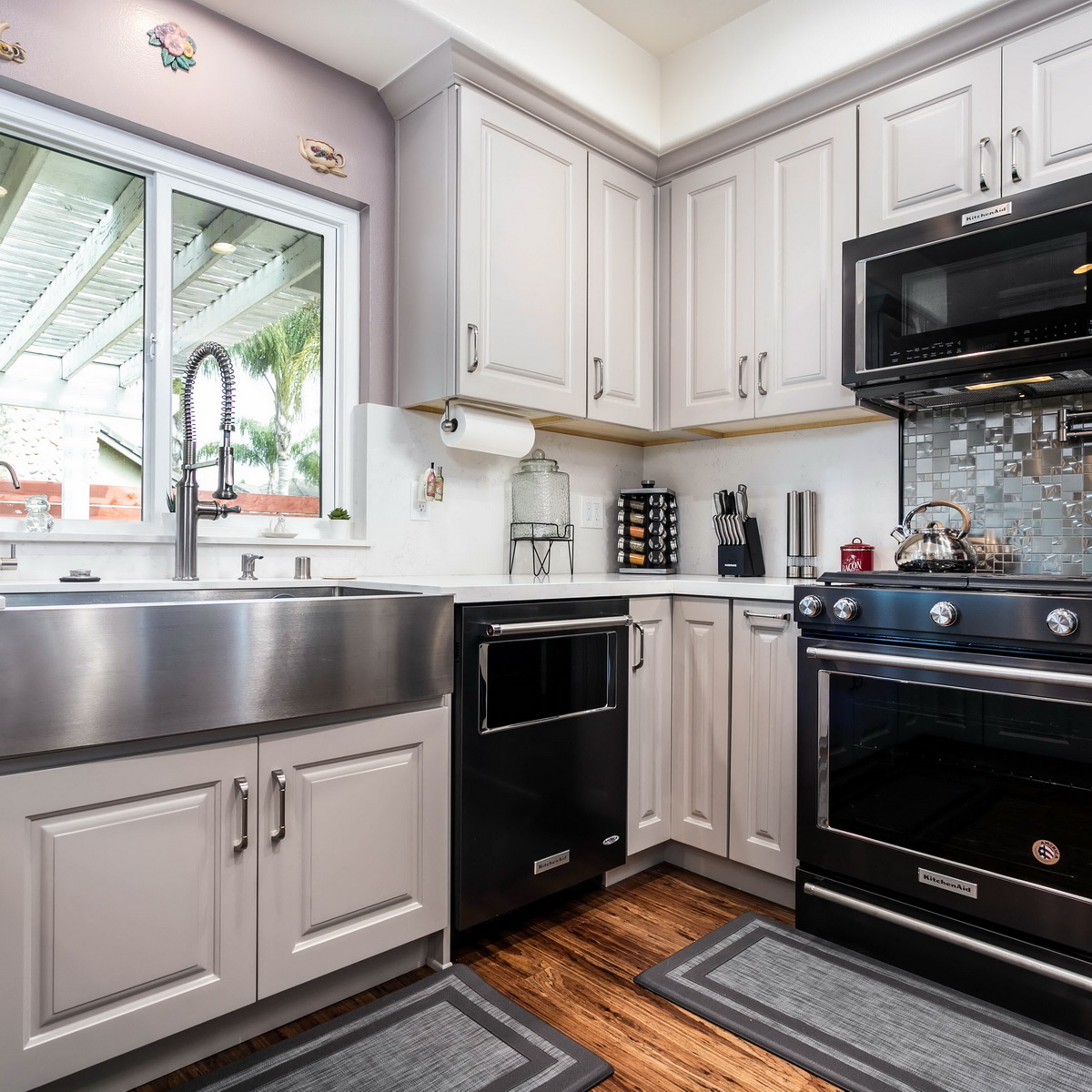 Flexible Kitchen Design Ideas With Shaker-Style Cabinets