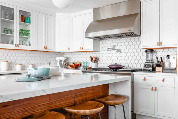 Light and Airy: The Beach Style Kitchen